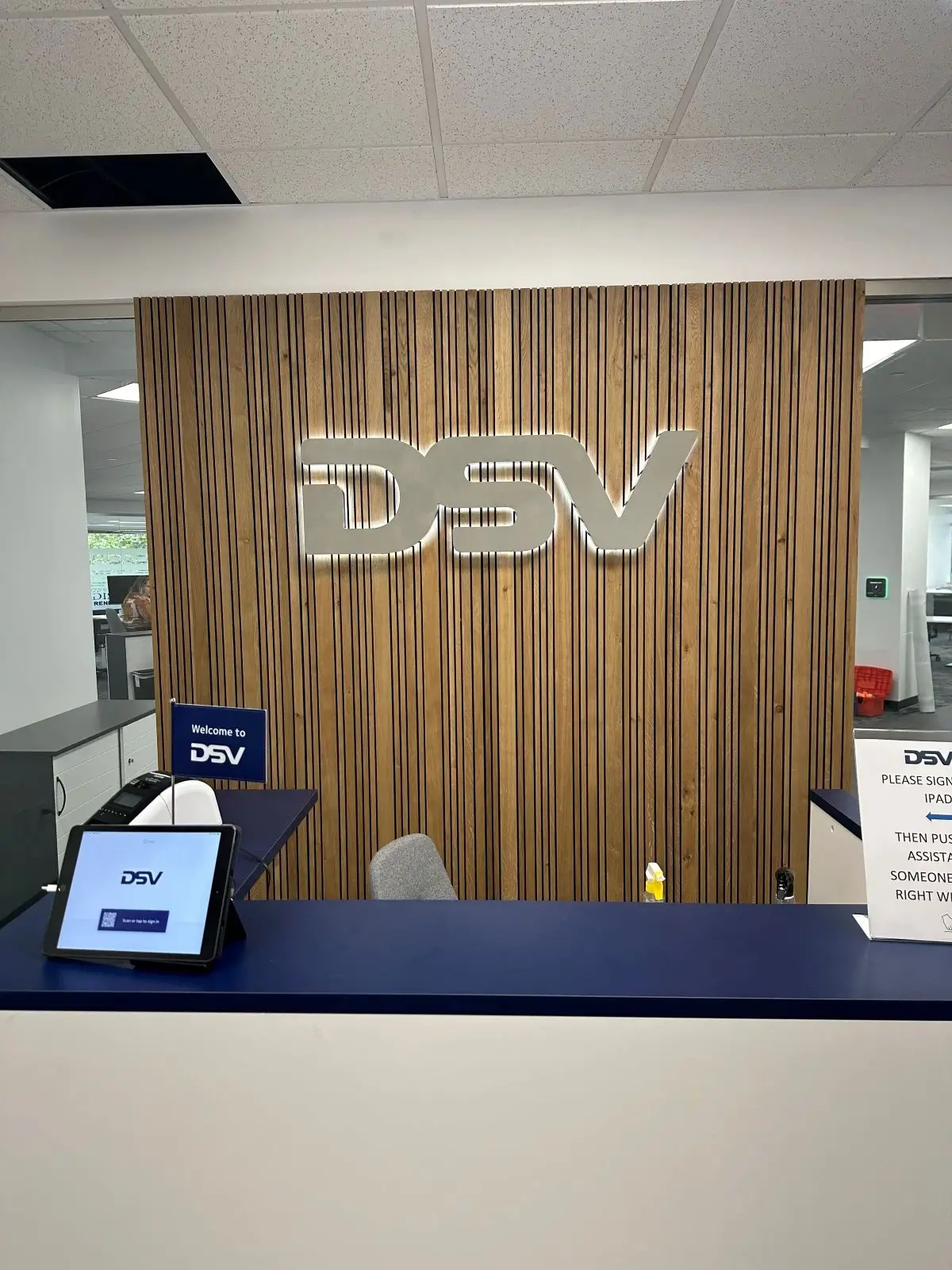 Why Your Business Needs Professional Lobby Signs